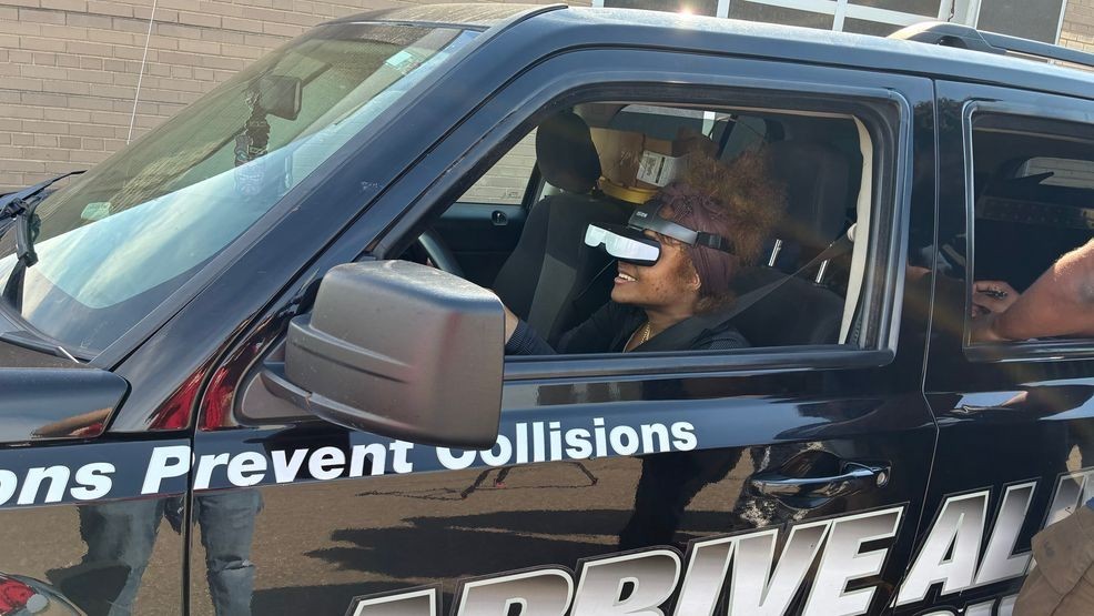 Arrive alive: Virtual simulator teaches Flint students about impaired ...