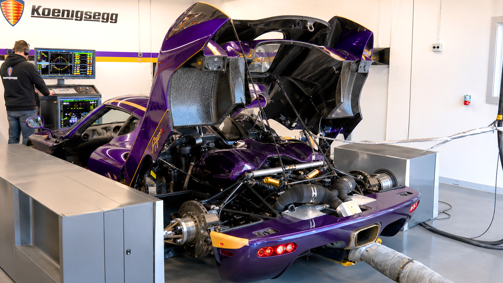 What makes the Koenigsegg so advanced for a hypercar?