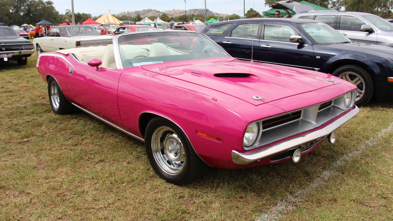 9 factory drag-strip monsters that shocked buyers in their era