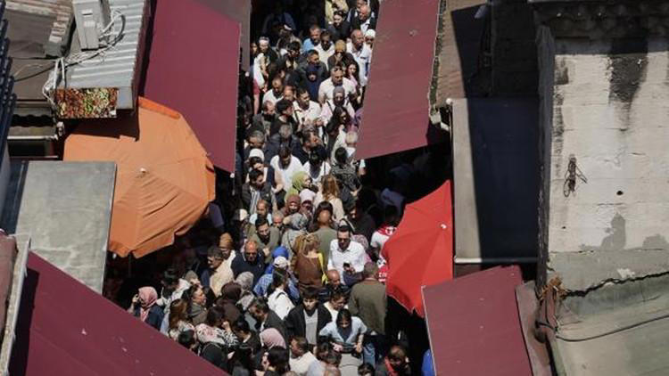 İstanbul'da her tatil gününde değişmeyen manzara: Adım atmak dahi ...