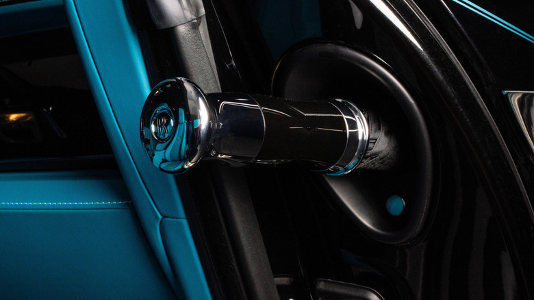 Five weird features found in luxury vehicles you'll wish your everyday ...