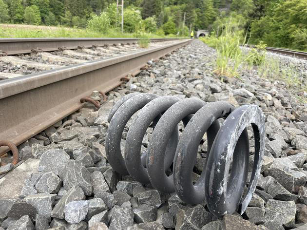 Alles zum Zugunfall im Lennetal: Zwei Züge entgleisen im Tunnel