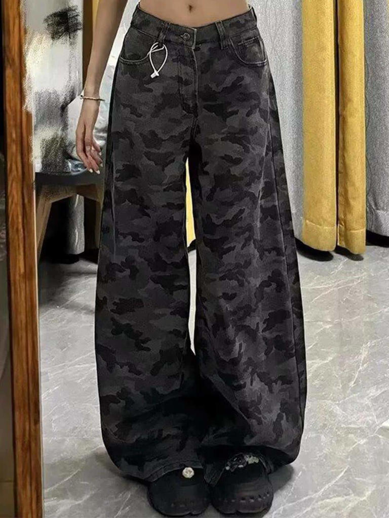 Trendy wide leg jeans from Myntra and Pantaloons
