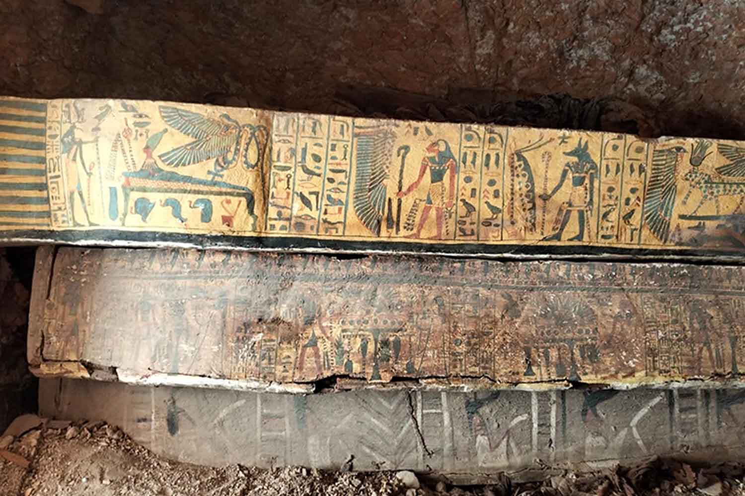 L’antica cripta egizia dei 22 sacerdoti cantori è stata aperta per la ...