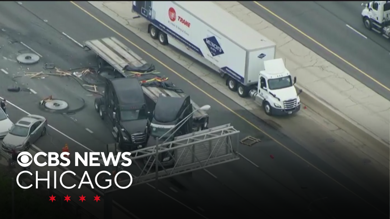2 semi trucks crash on I-55, spilling steel coils onto roadway