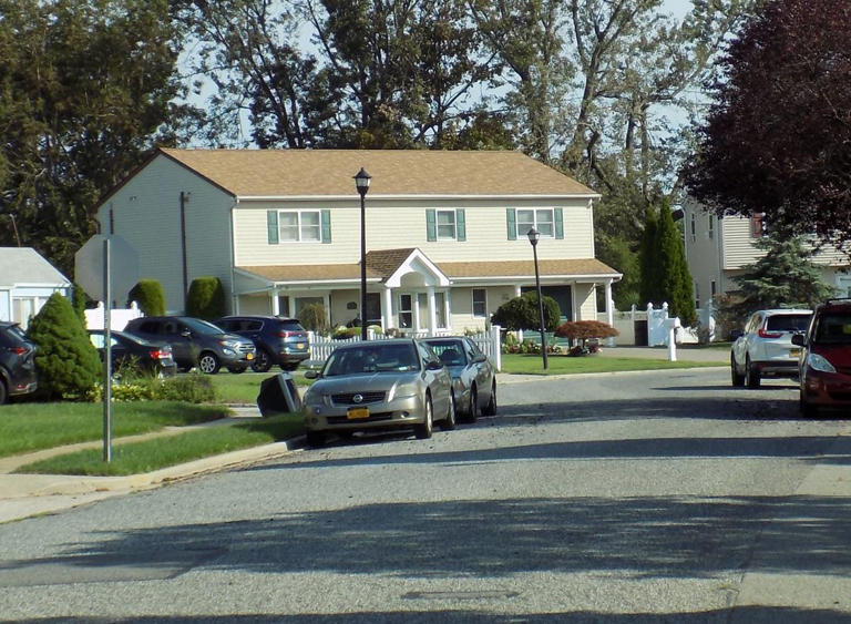 Lawmakers to consider bipartisan housing package this week