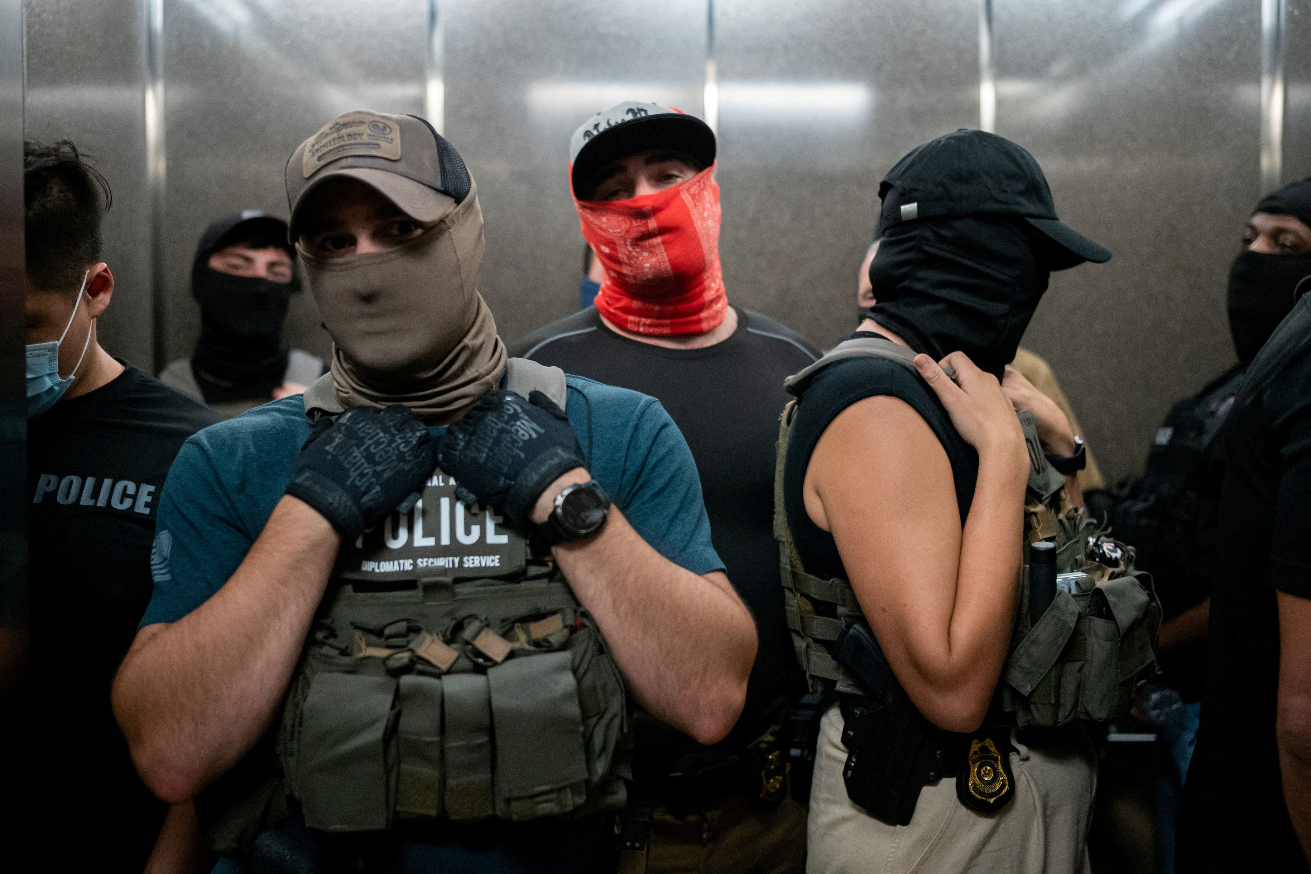 Judge blocks ICE agents from NYC courthouse arrests after damning memo