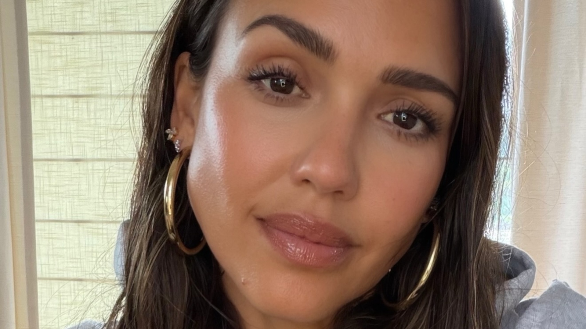 „Diese Frau ist unglaublich“: Jessica Alba fasziniert mit einem neuen ...