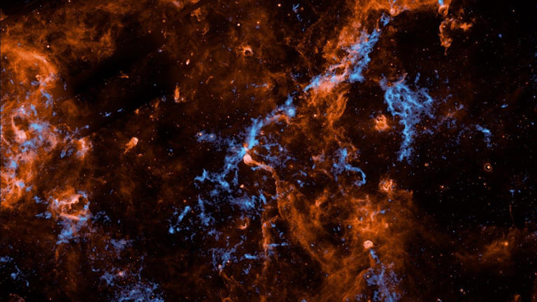 💧 Immense water reservoirs on the scale of the universe?