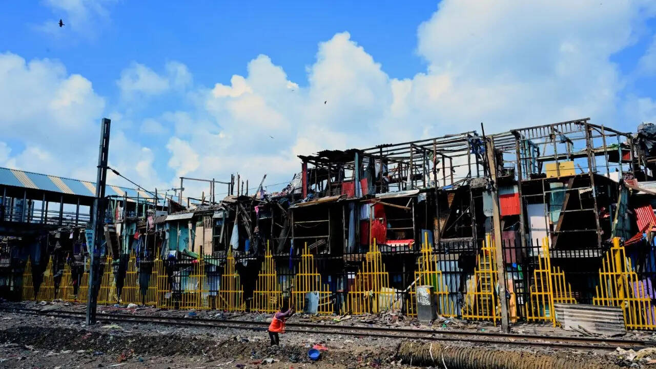 Slums beside Bandra station gone. Mumbai’s next big rail project starts ...