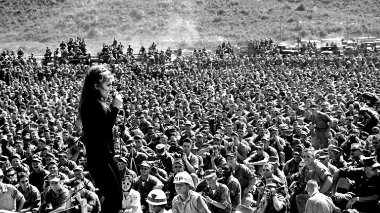 Rare USO photos: Marilyn Monroe's impact on 100,000 soldiers during ...