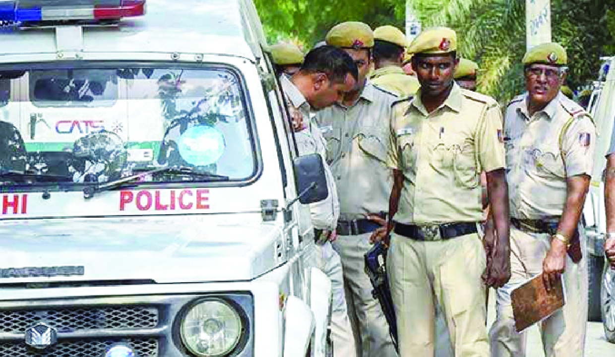 Police bust Nandu gang extortion plot, five held