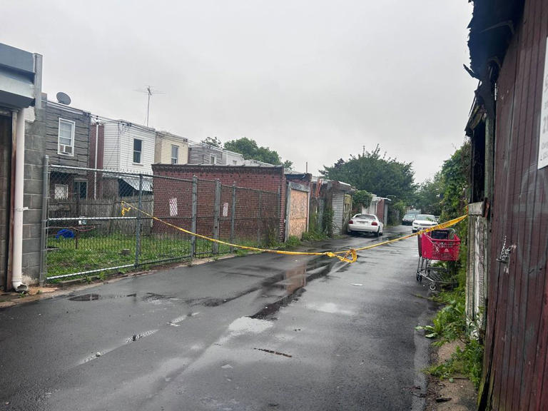 4 shot during party in Olney alleyway, police say