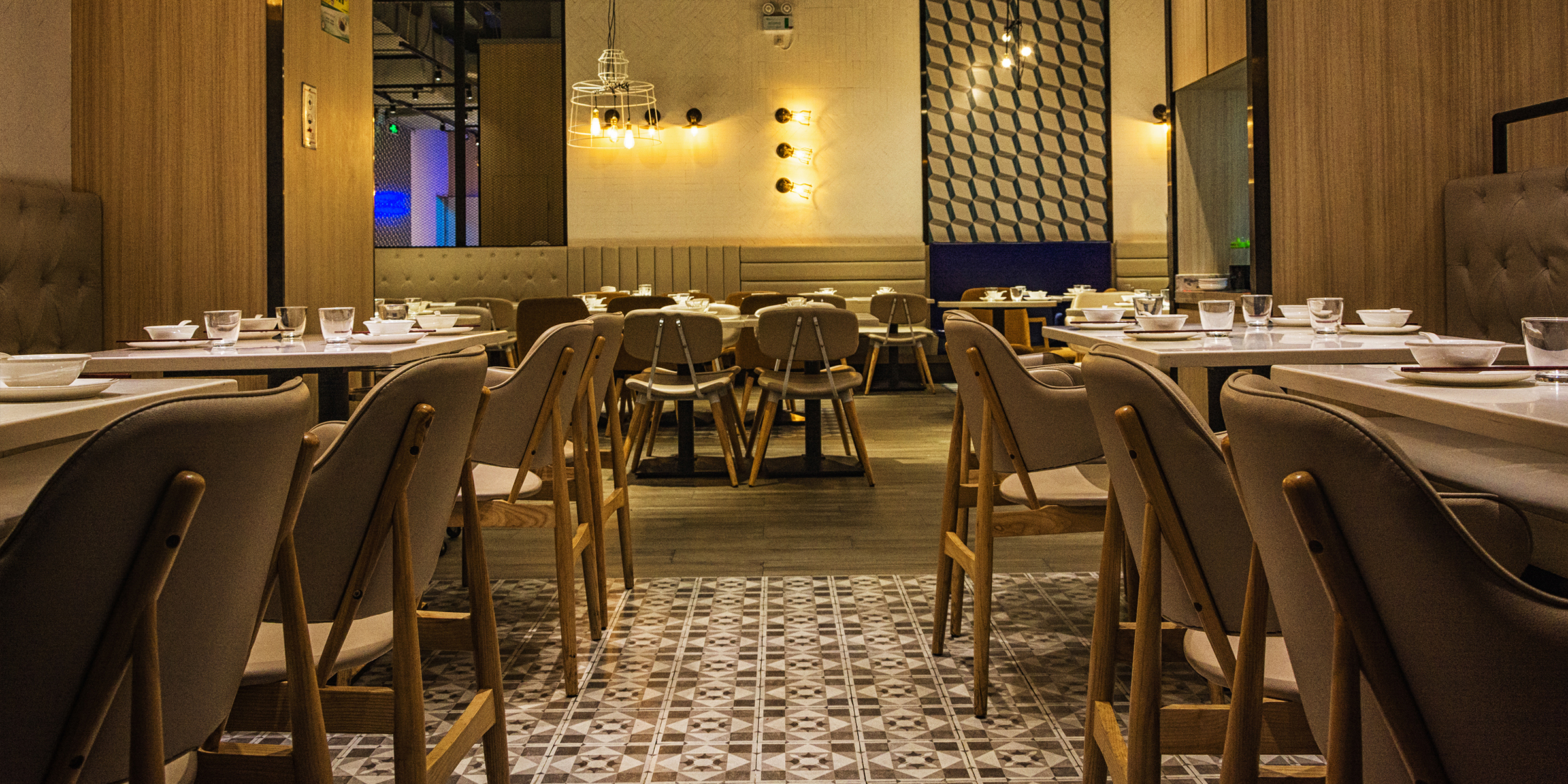 Customers left without paying an $850 bill and the server turned it to ...