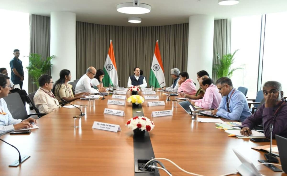 Centre on Ebola alert: Health minister reviews preparedness amid WHO ...