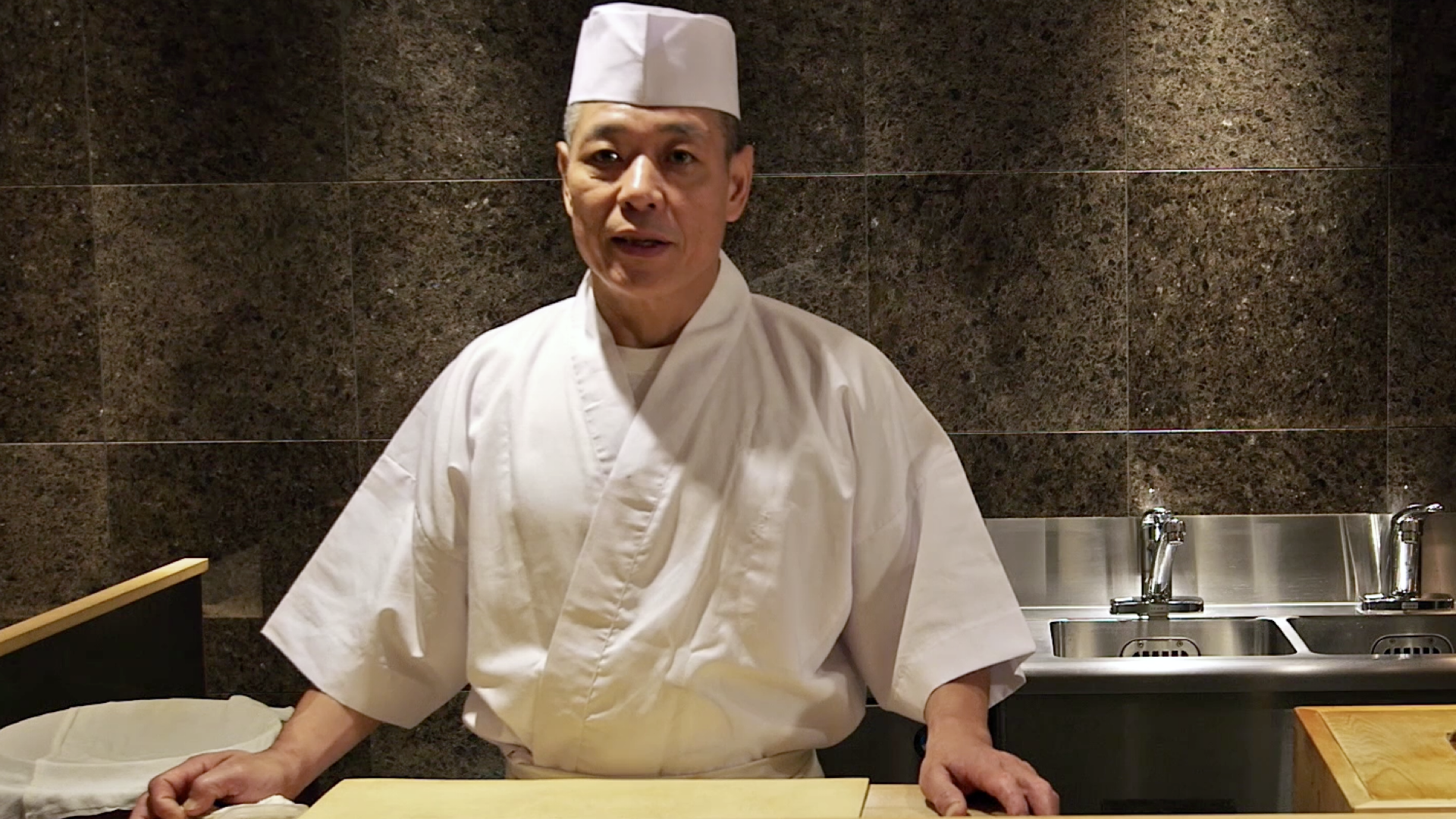 Why Japanese sushi chefs say you should never mix wasabi into soy sauce