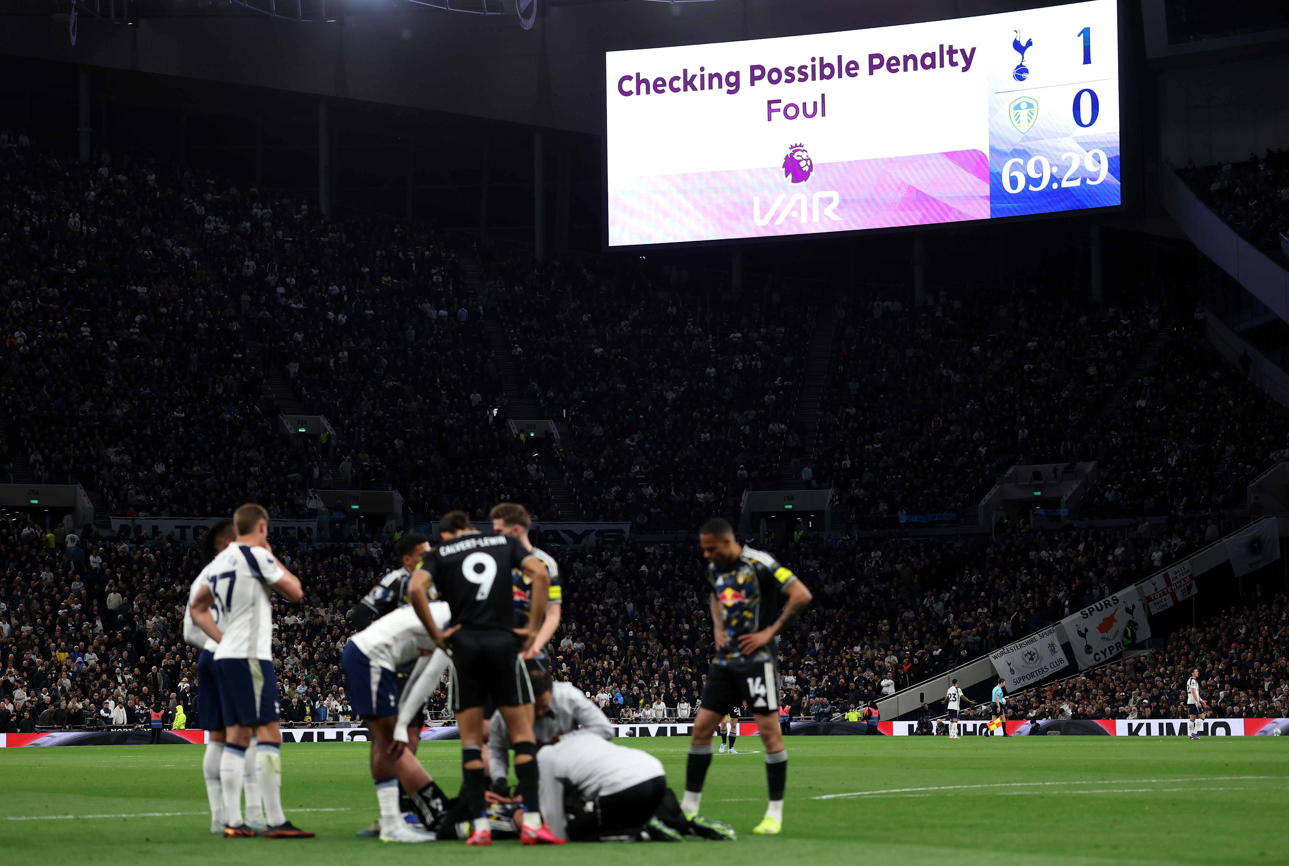 Premier League table without VAR: Where Leeds United, West Ham ...