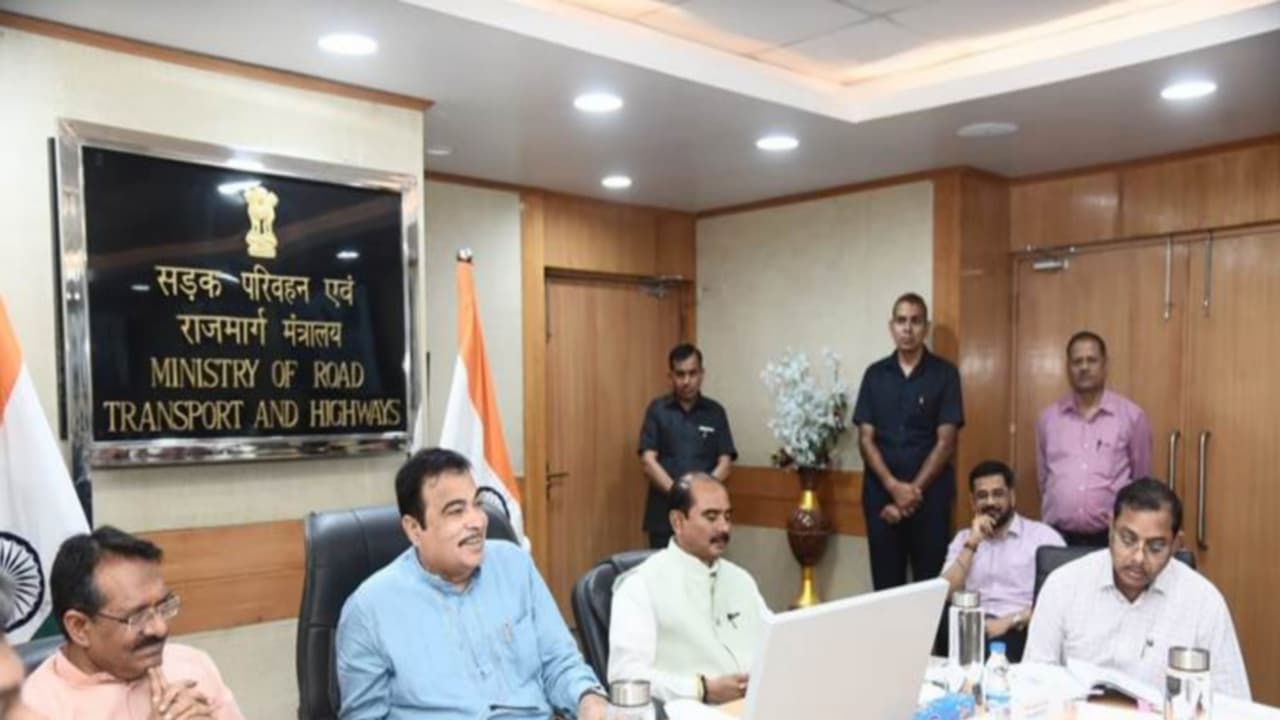 Gadkari reviews National Highway projects in Rajasthan, Himachal Pradesh