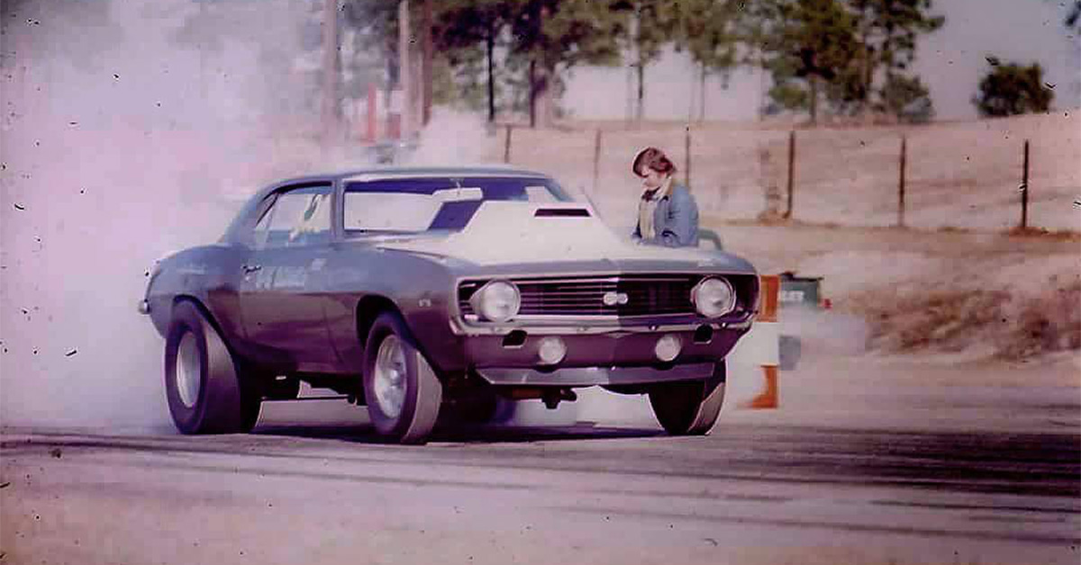 25 straight-up, tire-squealing classic muscle cars