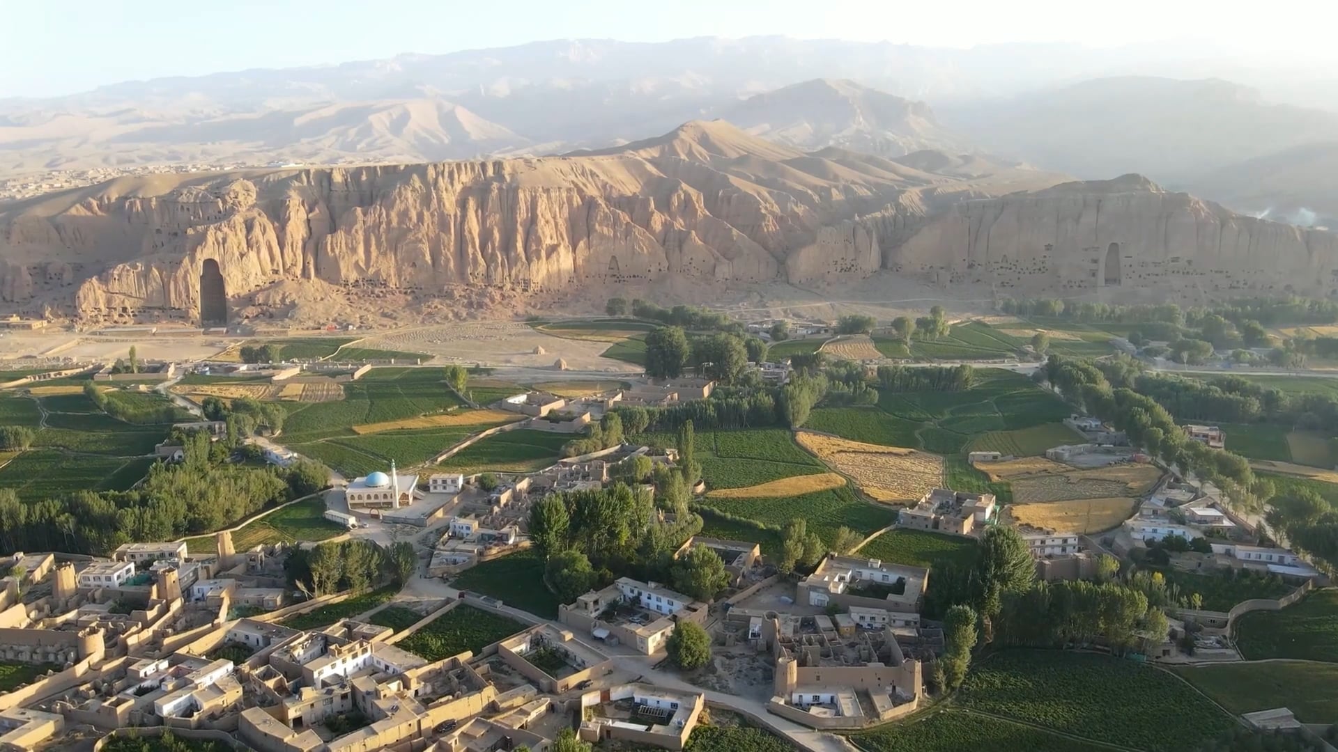 Afghanistan: Drone flight over desert and mountain landscapes - Worldwide