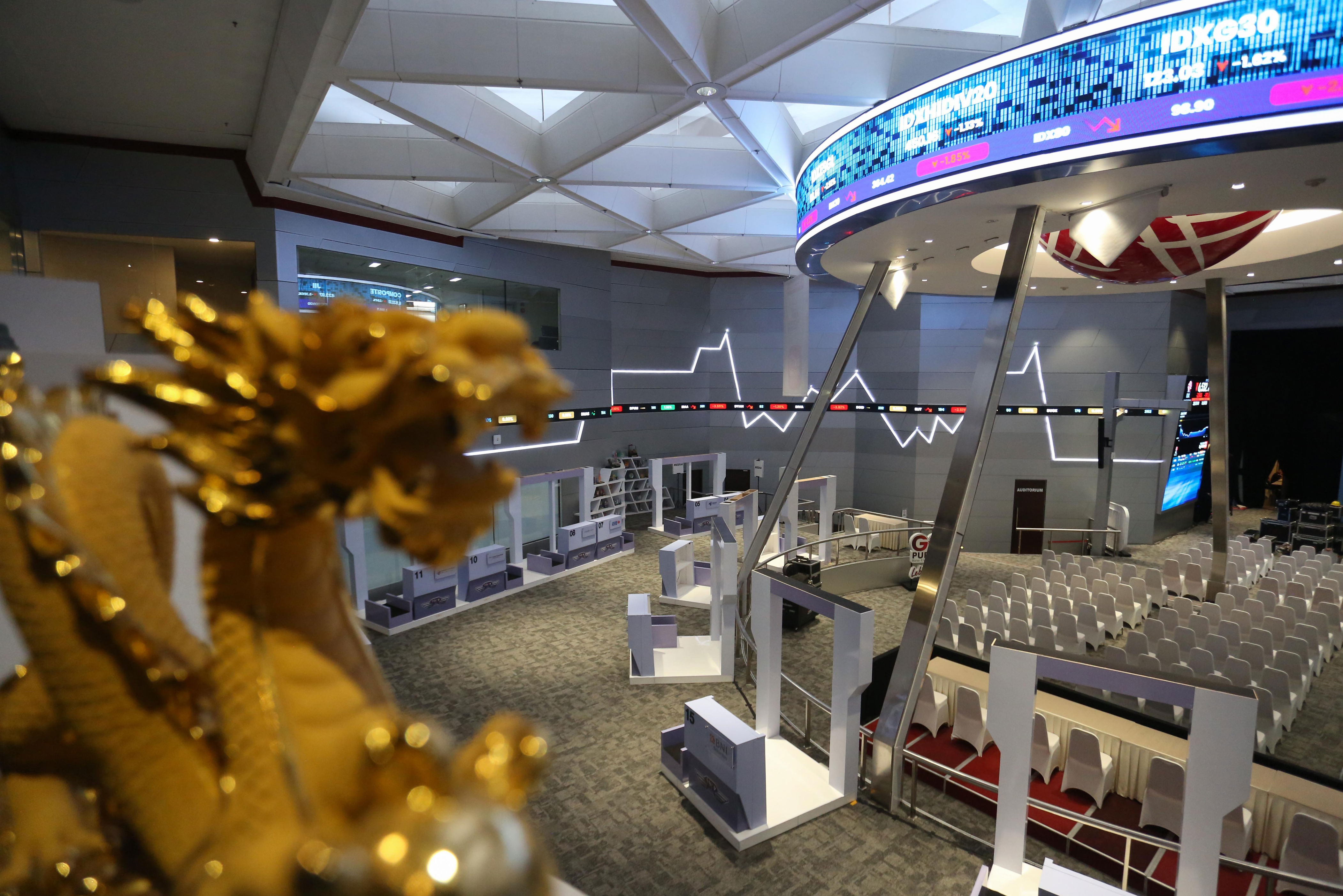Investor asing catat net sell Rp 904 M sepekan, DSSA dan AMMN terbanyak ...
