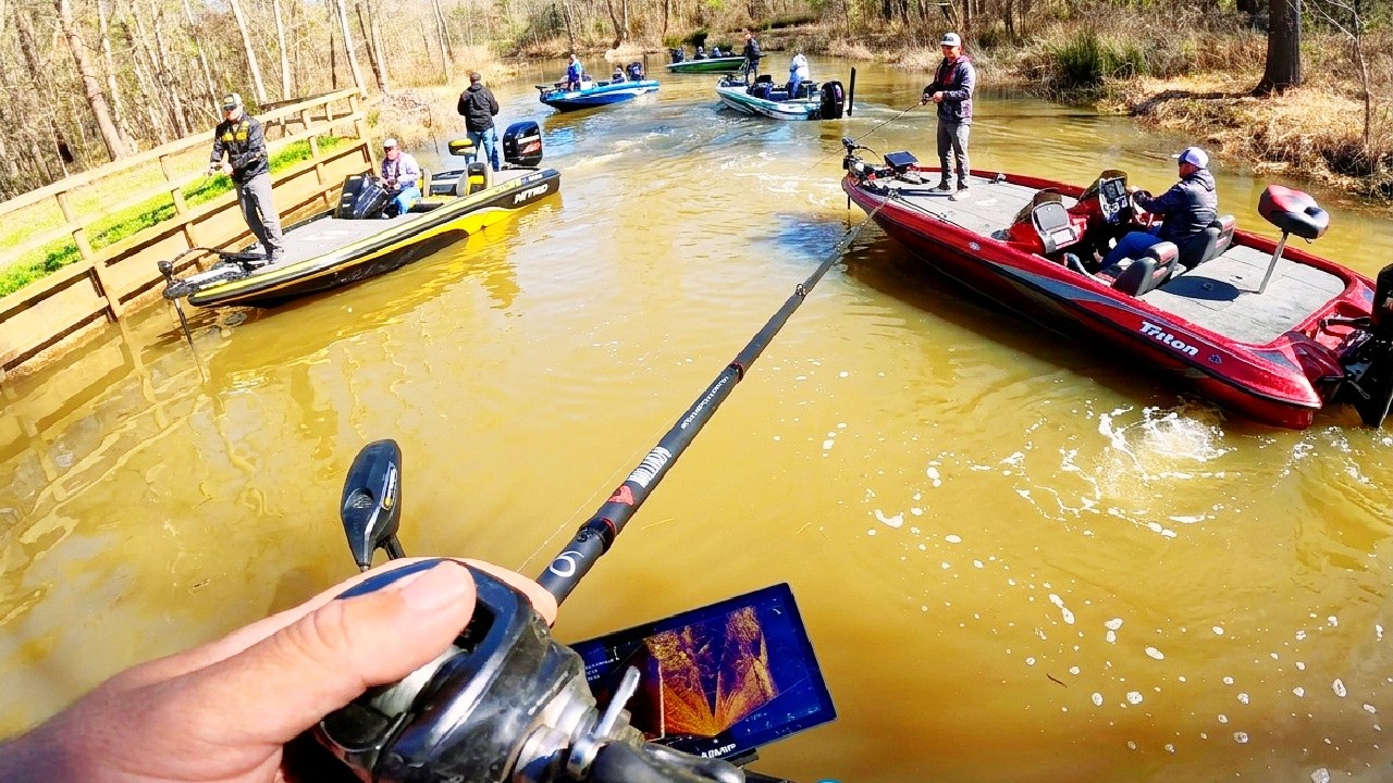 Pro fisherman reveals secret technique for catching giant Texas bass