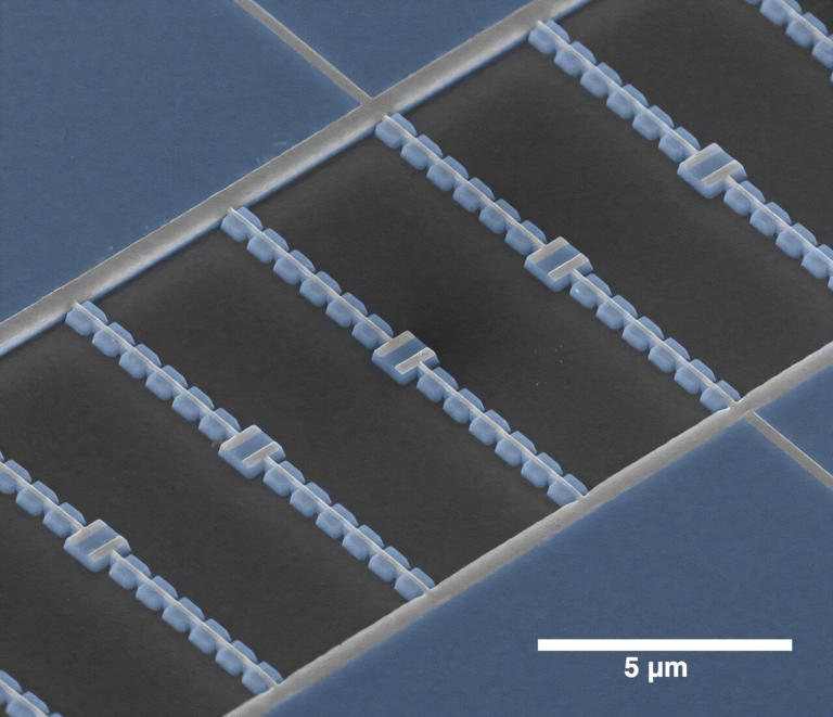 Tuning into quantum sounds: Acoustic devices simplify quantum sensors
