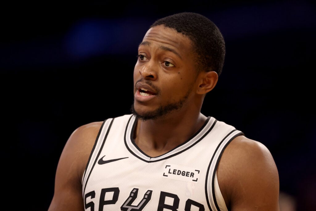 De’Aaron Fox reveals what happened inside Spurs locker room after Game ...