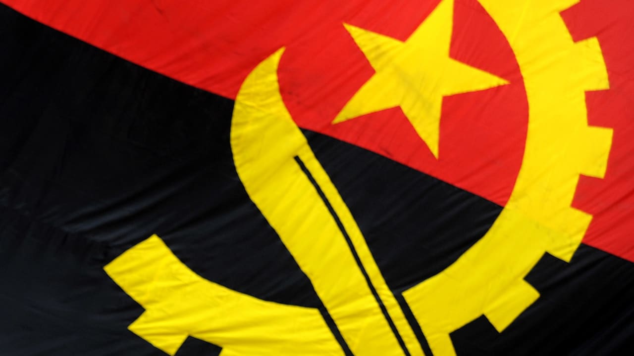 Twenty-eight killed by landslide at illegal Angolan gold mine