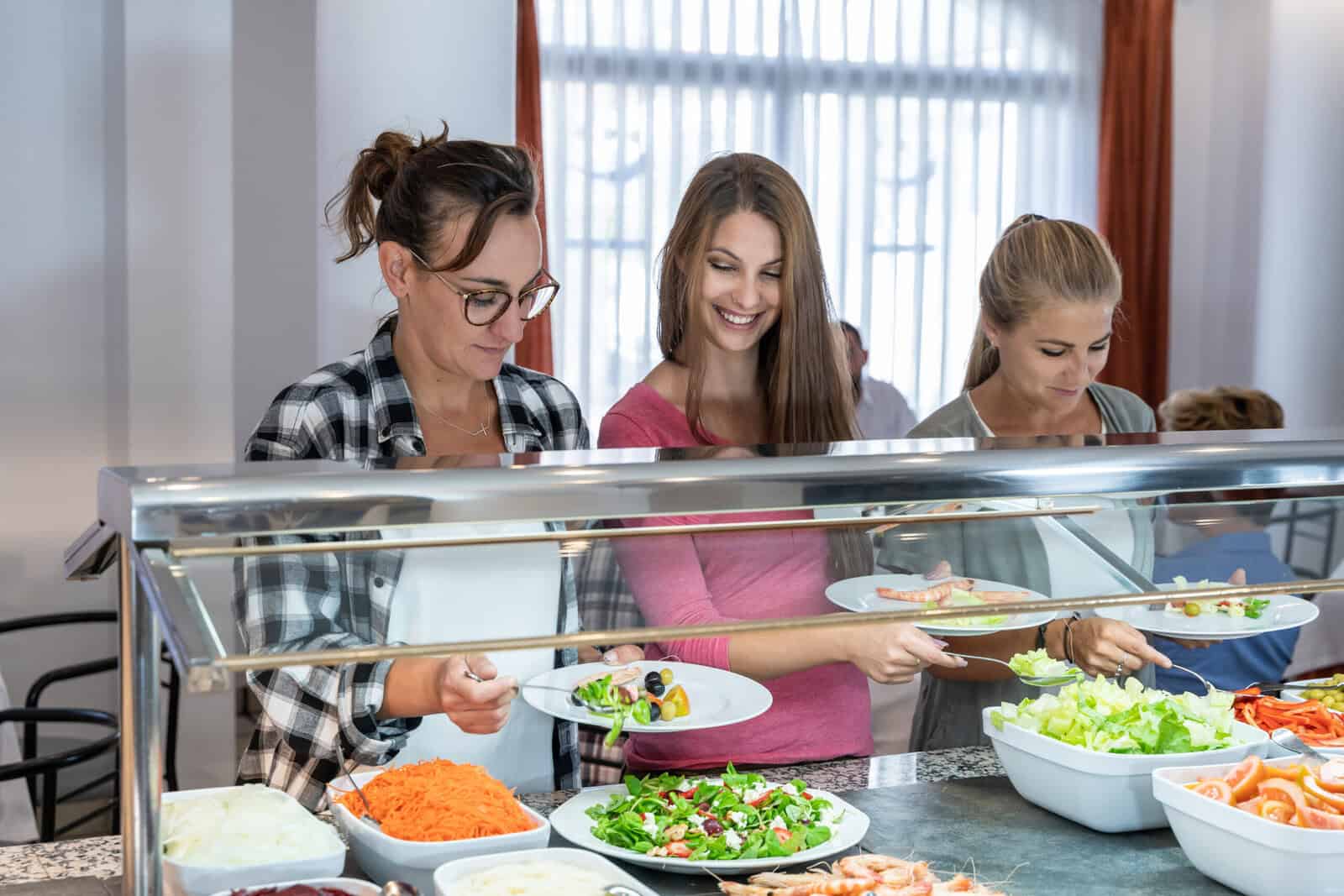 12 school lunch rules parents need to understand