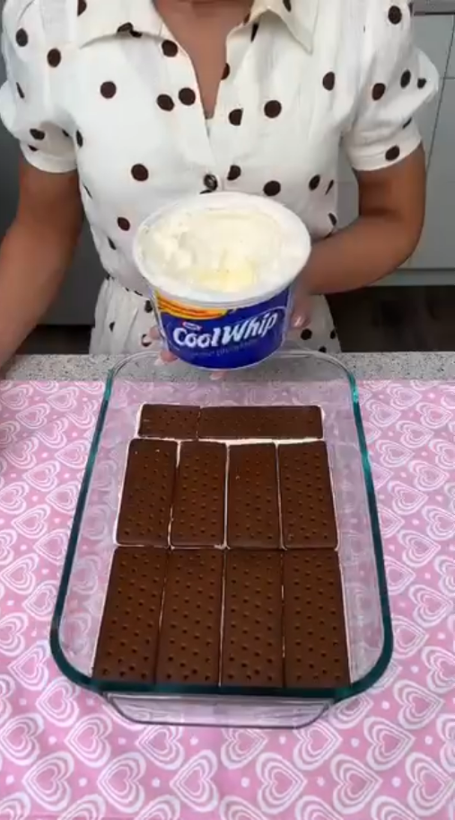 The easiest cake recipe anyone can make at home