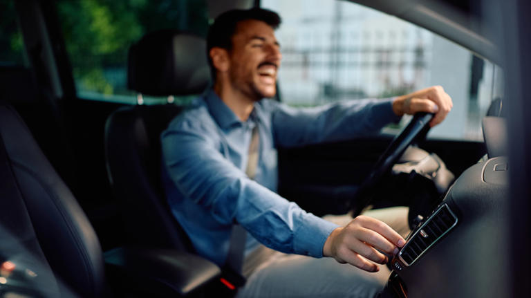 Why did so many electric cars get rid of AM radio?