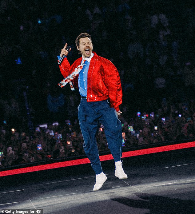 Inside the £7,247-a-night luxury hotel Harry Styles is staying during ...