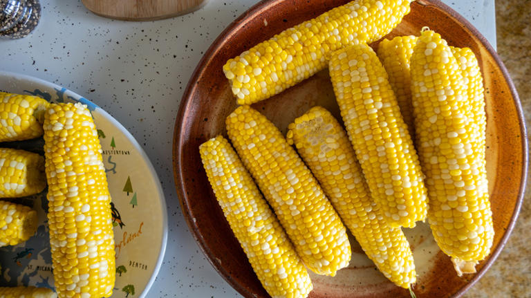 Shucking corn just got 10x easier with this method
