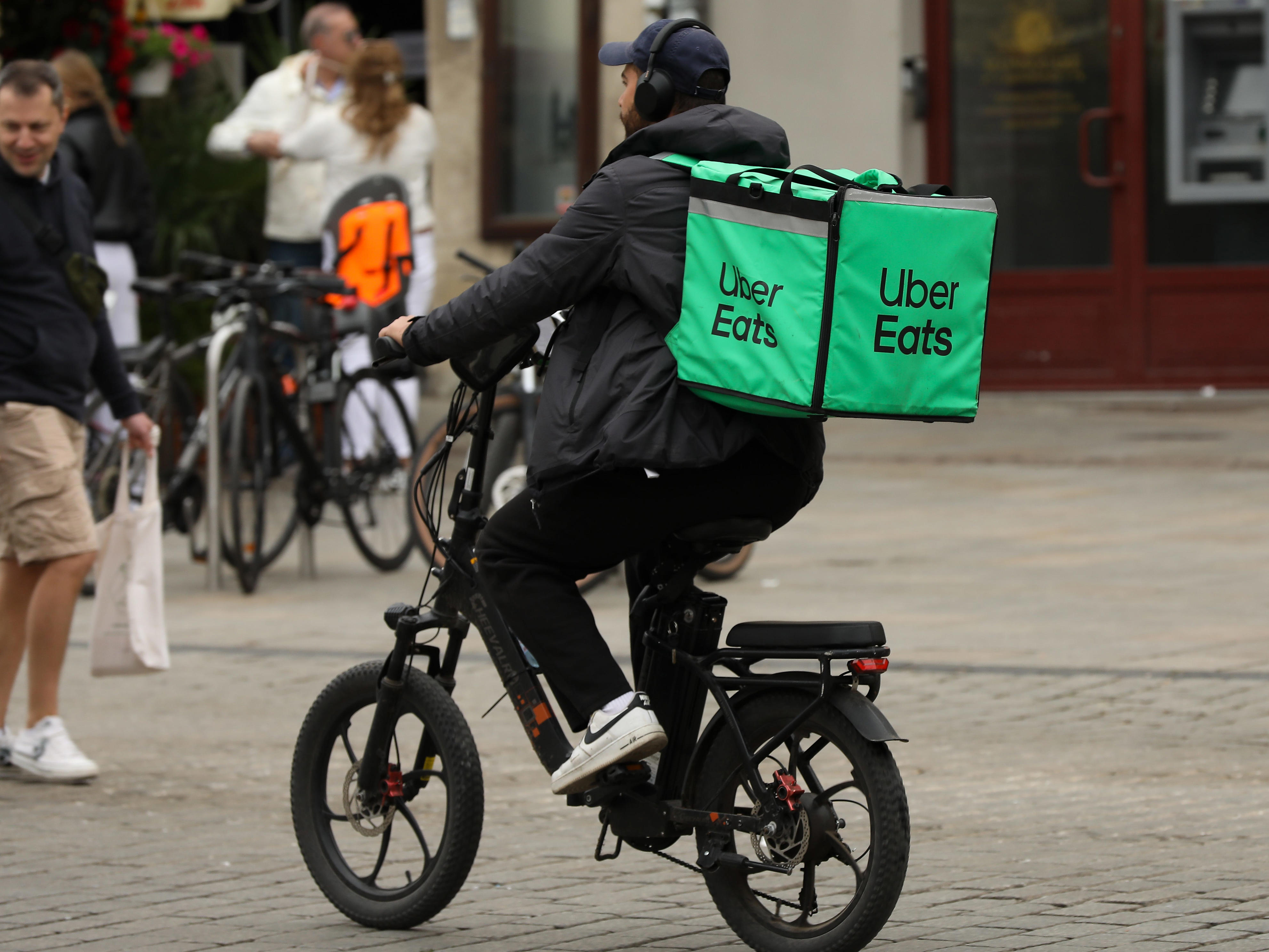 Gen Z is turning to gig apps like Uber and GoPuff for summer jobs