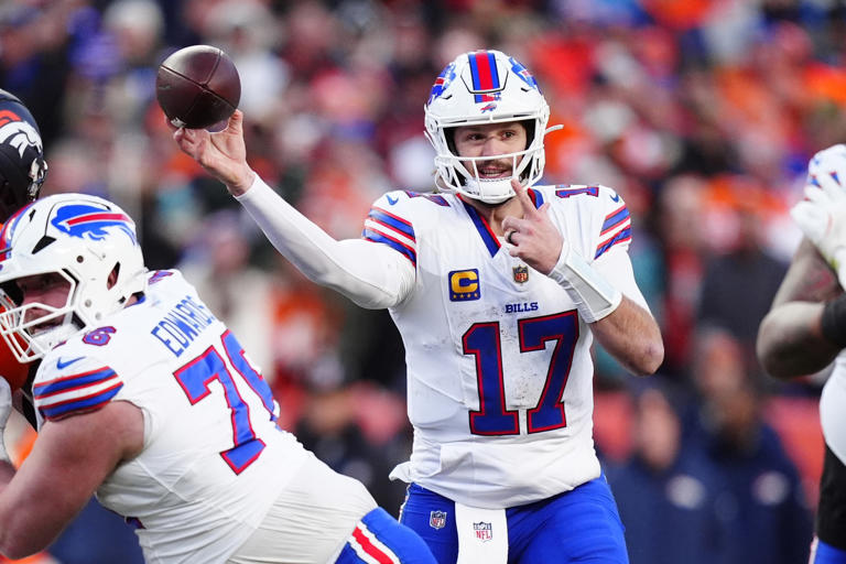 DJ Moore’s slow start hasn’t shaken Josh Allen’s trust in Bills’ new WR1