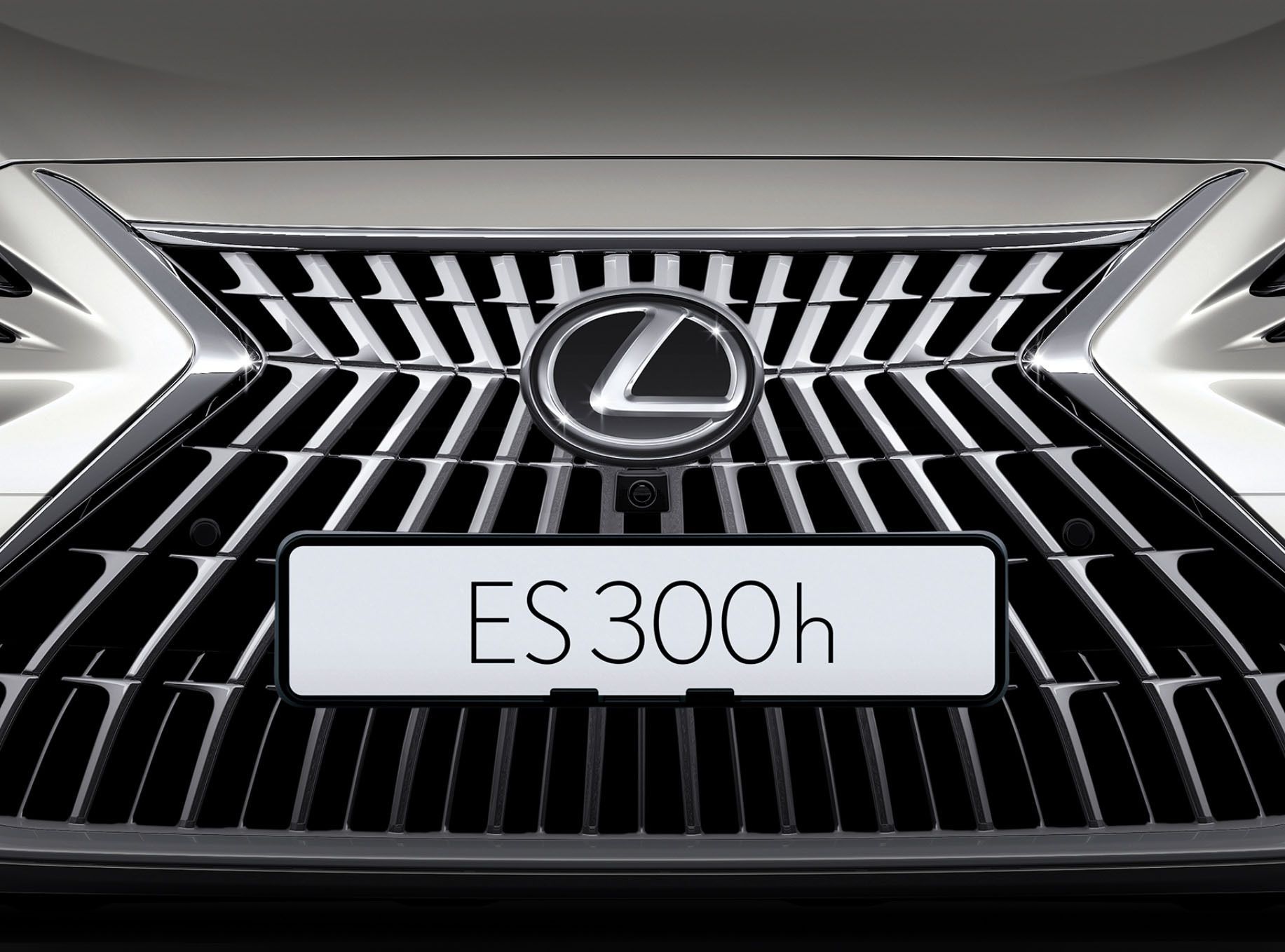 People keep calling the Lexus ES300h boring—so why does it keep selling ...