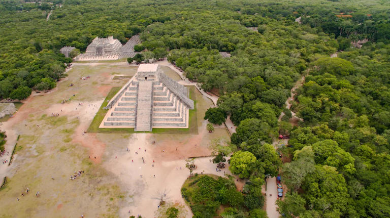 Beneath Chichen Itza’s famous pyramid, scientists found a hidden water ...