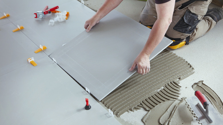 Clever tile designs that make a small bathroom appear larger