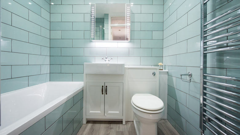 Clever tile designs that make a small bathroom appear larger