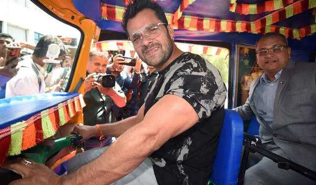 Khesari Lal Yadav meets BJP president, sparks political speculation