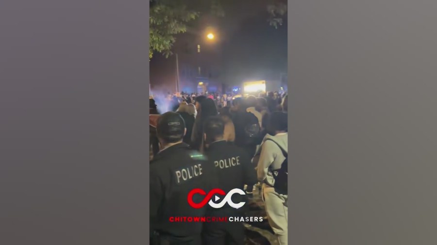 5 Chicago police officers hit by car while trying to break up 'teen ...