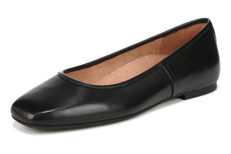 15 podiatrist-approved shoes from the brand Oprah loves that are up to ...