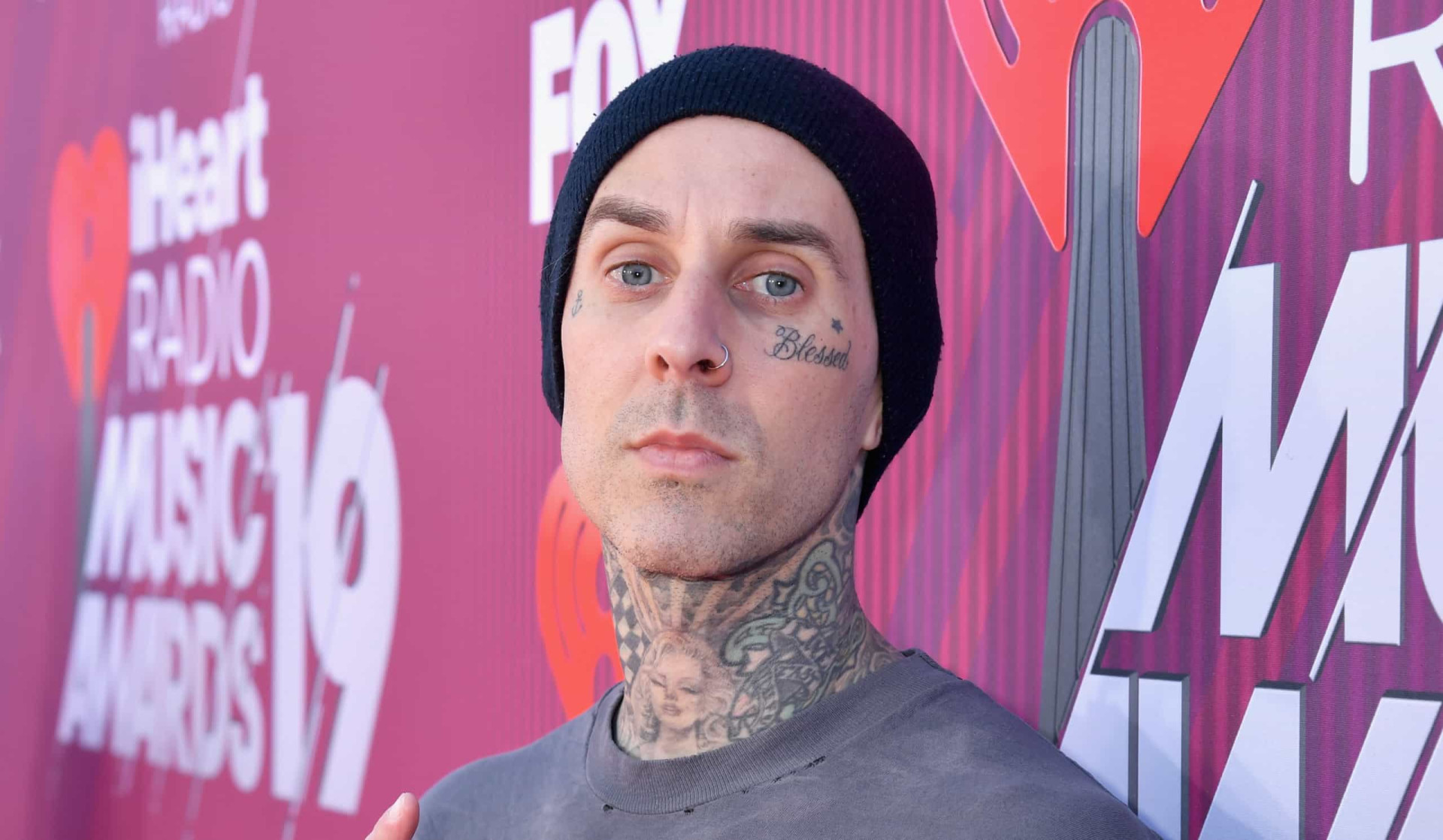 Celebrities who are terrified of flying