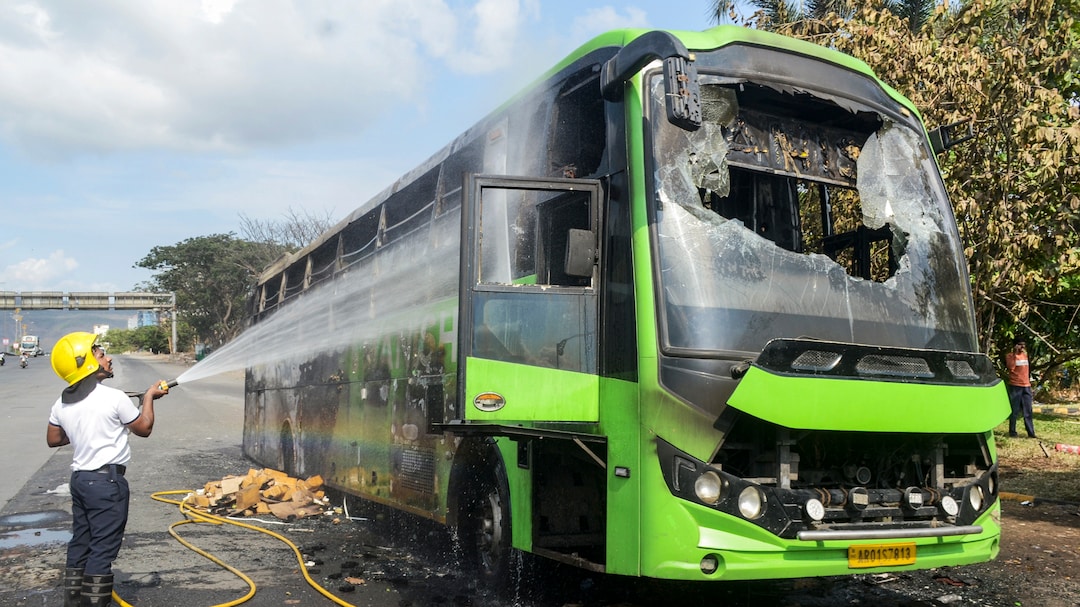 Massive tragedy averted in Navi Mumbai as Bengaluru-Rajkot bus catches ...