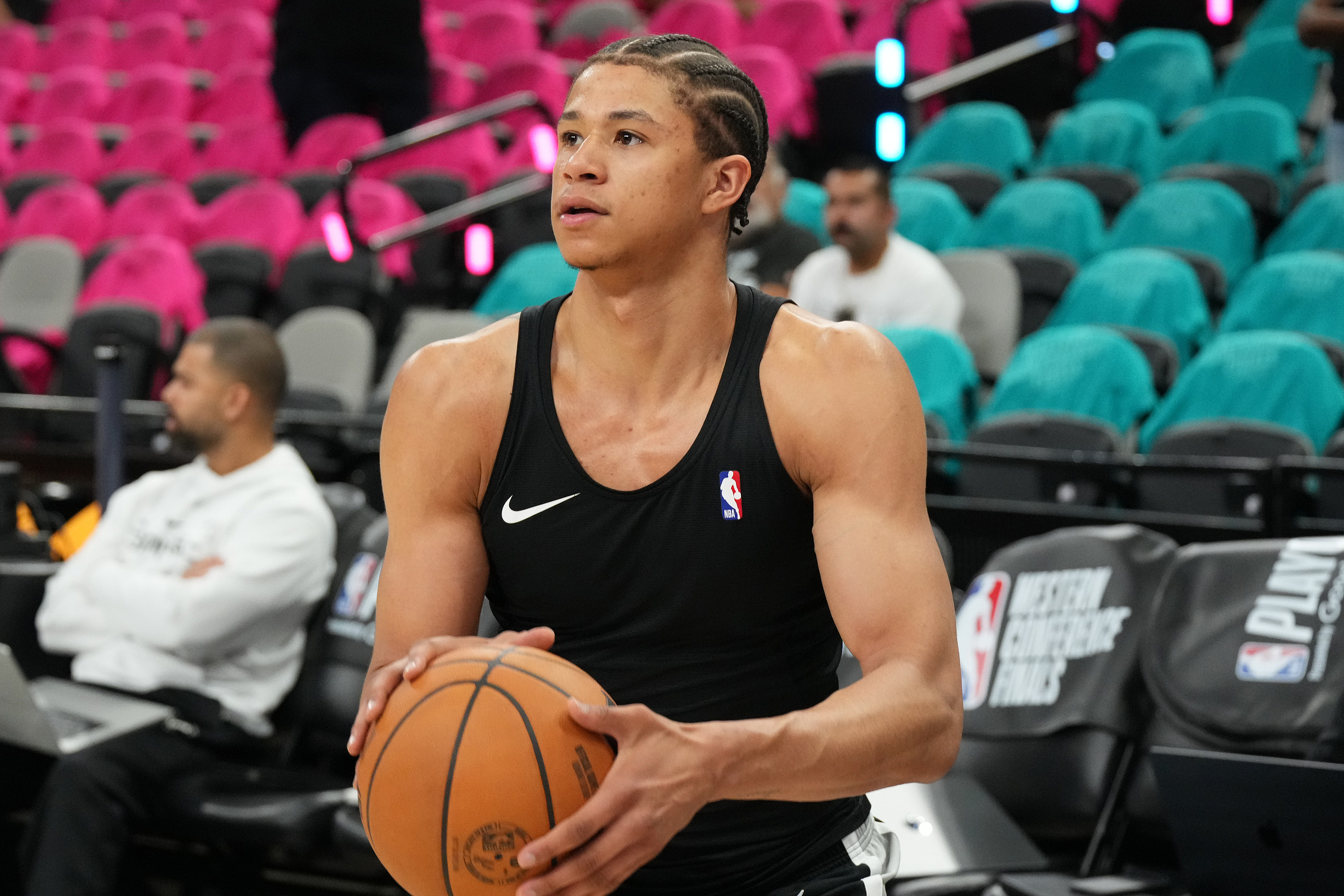Spurs rookie looked like he was crying after getting yelled at in Game 4