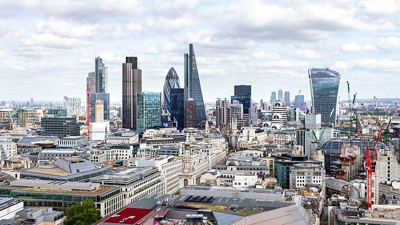 Scientists say painting roofs this colour could save lives: How does it ...