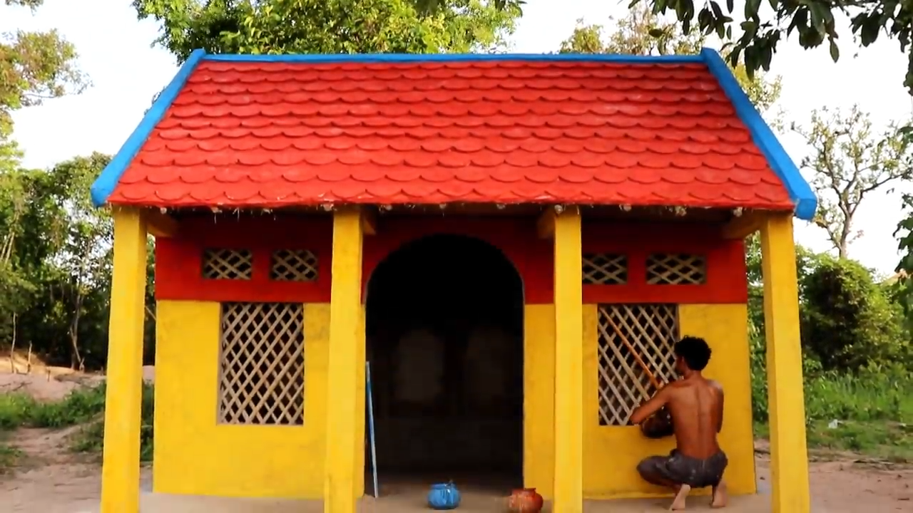 This man built mud huts in jungle... why do they look so good?