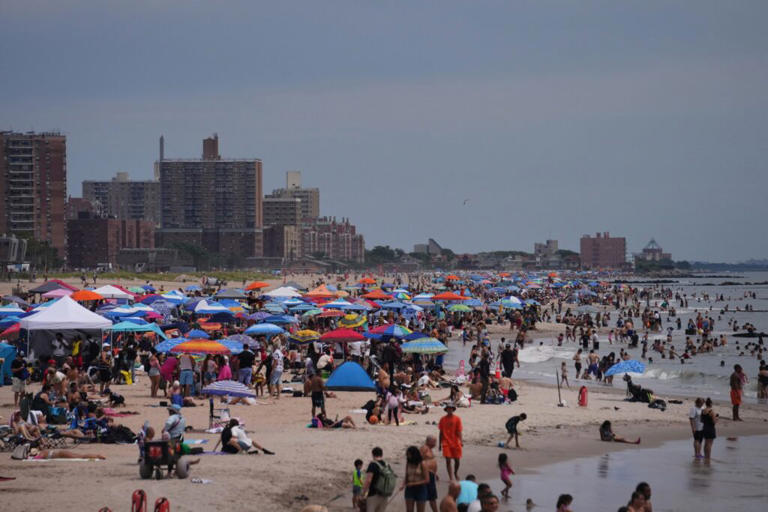 Iowa DNR issues swimming safety warnings for multiple state beaches