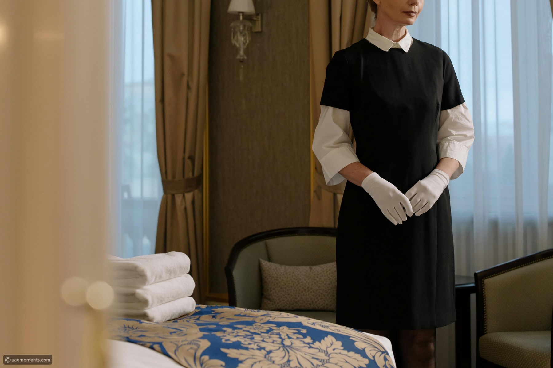 Your host may not say it directly, but these 8 habits are considered rude